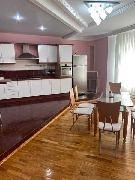 New building 4 room 3 bedroom 2 bathroom euro. metro oybek