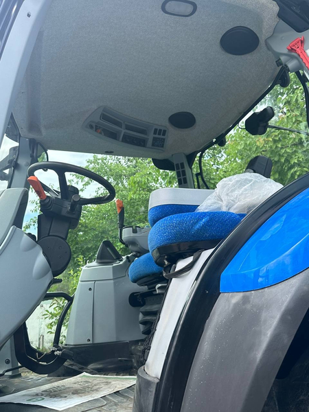 Traktor New Holland