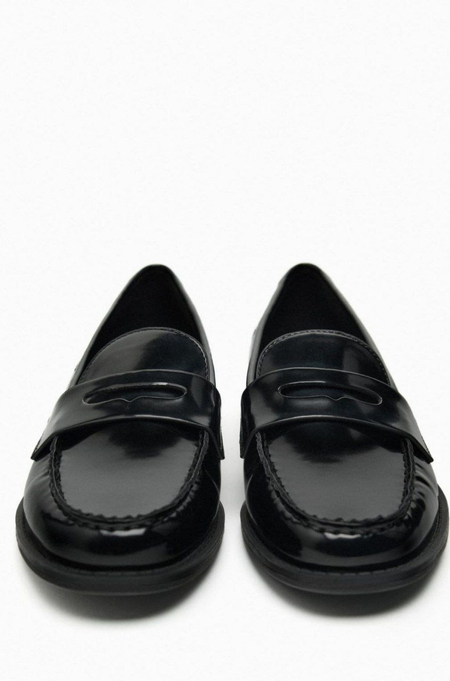 Туфли Zara, 39 р, черные, новые.