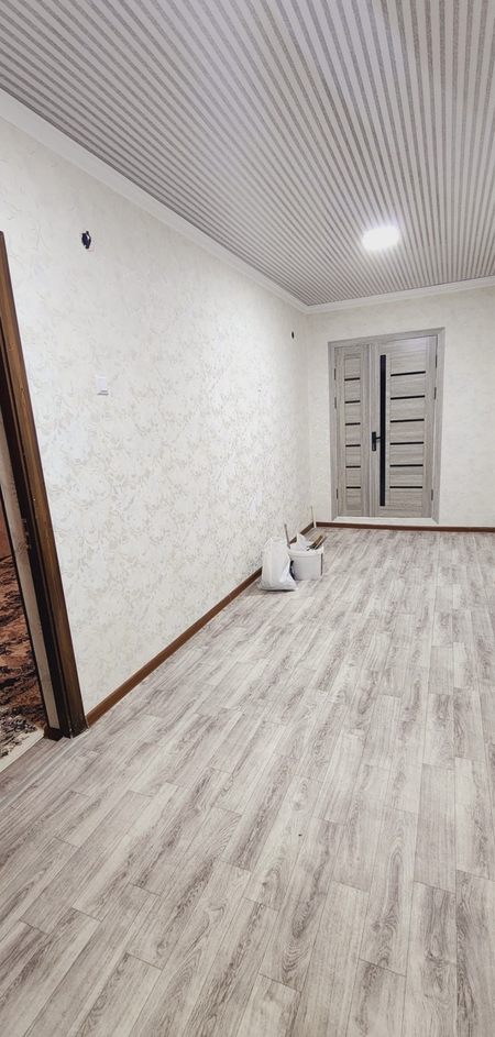 Продам 2/4/4 ком квартиру куйлюк массив 4  кирпич 77 серия