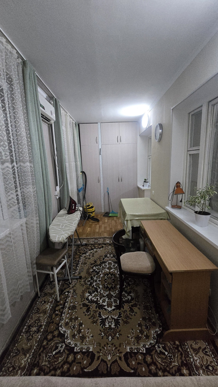Продается отличная квартира на Чиланзаре 15 квартале 2/2/4 77 серия.
