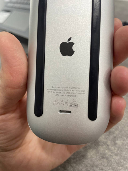 Беспроводная мышь Magic Mouse