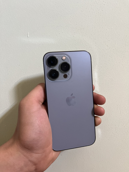 Iphone 13pro 128 ideal sotiladi karobkasi bor