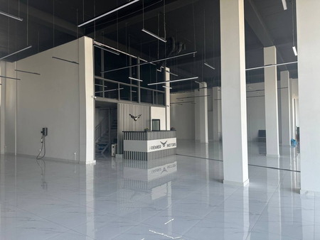 Сдаётся в аренду 180м² в ЖK Yakkasaroy city и Seoul Plaza 50м²