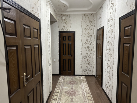 Bazar sagattin qasinda 4 etajda 3xanali 79 m/kv  kvartira satiladi
