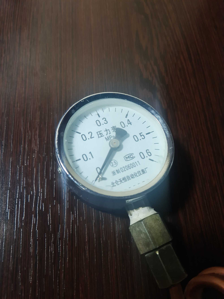 Продам манометр б.у.