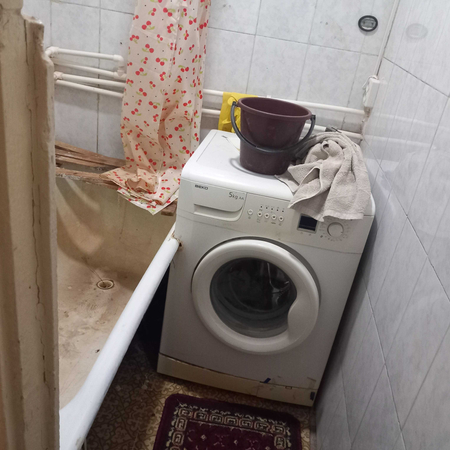 Buxoro kanechkada qizlarga kvartira bor 2ta qiz kerak