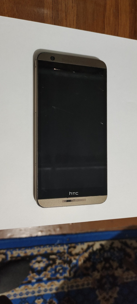 HTC one телефон СОТИЛАДИ