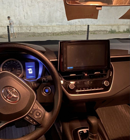 Toyota corolla monitor 2022 goda