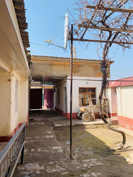 Xovli uy sotiladi shaharda
