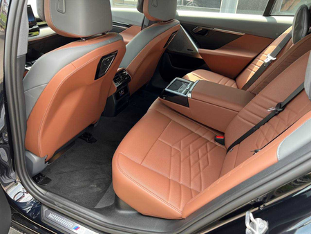 BMW i5 eDrive 35L 2024 (в наличии) можно в кредит!