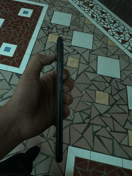 Vivo 23 e sotiladi ishlashi ideal