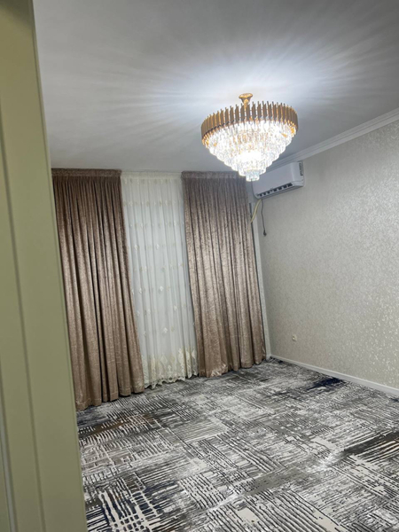 Arenda ц14 ganga oq dom roparasida 4/7/7 130m2  mebelari bilan