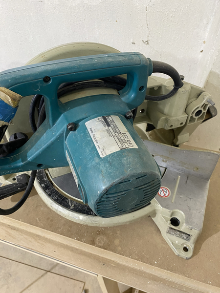 Продаю углорез makita