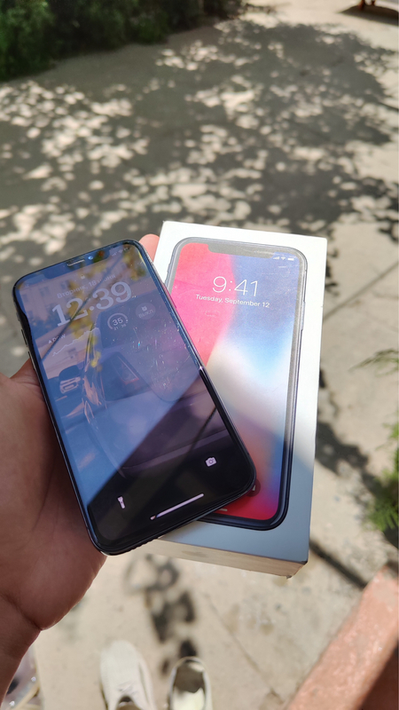iPhone X царапины нету