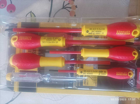 Продается набор отверток диэлектрический Stanley.Кол-во в наборе:6шт