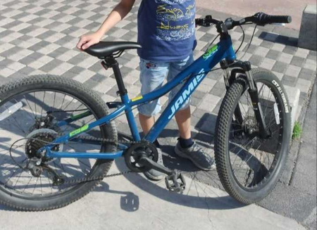 Велосипед на 8-10 лет рама 12