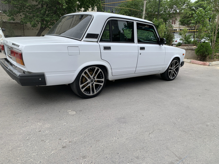 Ваз 2107 сотилади