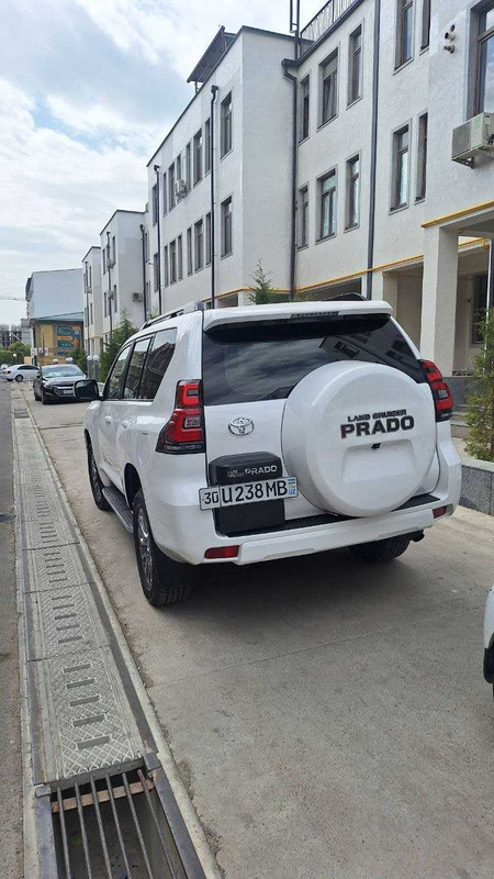 Toyota Land Cruiser Prado 2012 год