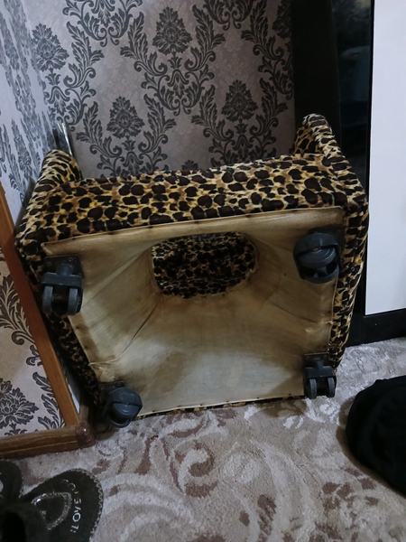 Garshok divan mesniy