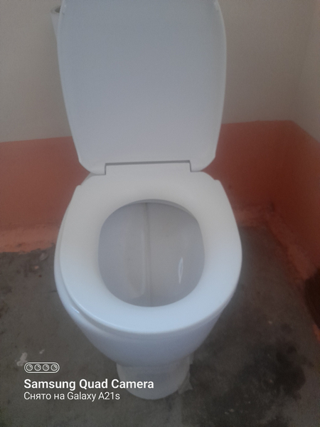 Унитаз срочно продам