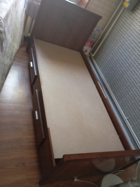 Продам кровать 1 спалка б/у МДФ