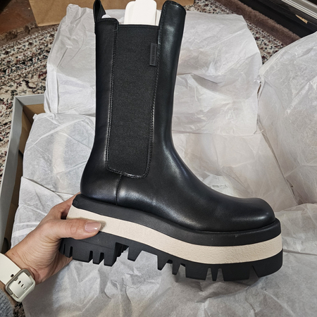 Батинки от CHARLES & KEITH