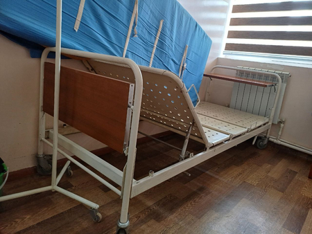 Медицинская кровать