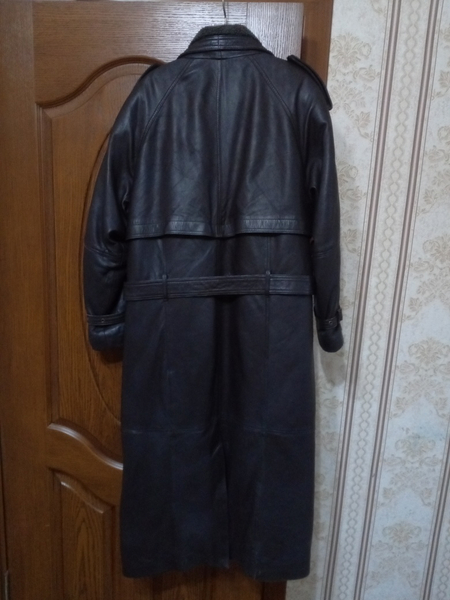 Продам кожаный плащ.