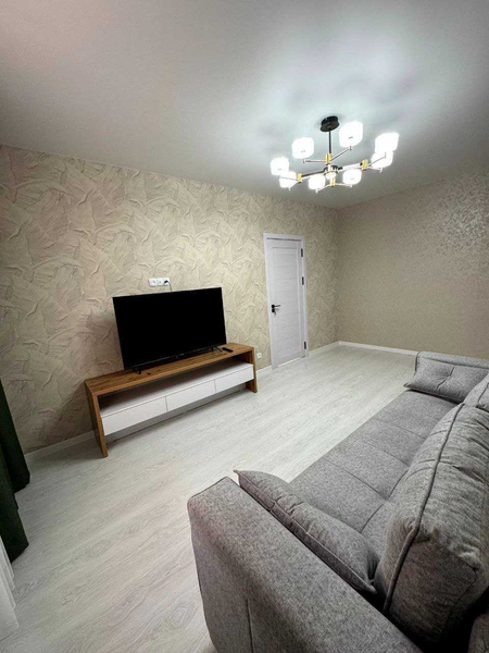 Продается Евро квартира феруза ЭКО базар 1в2/4/5 43м²