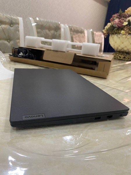 Lenovo v15 g4 amn RAM8/ Storage 256gb Business Black
