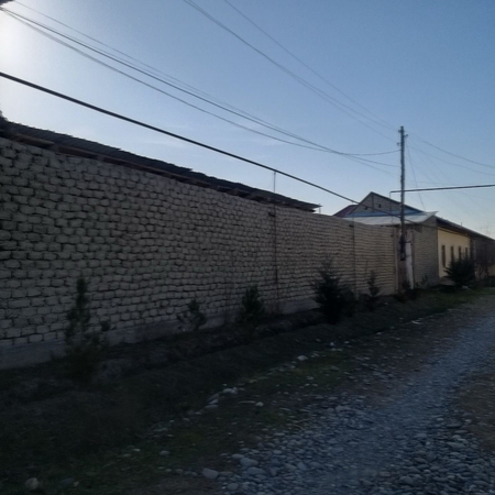 Жомбой тумани Хашдала қишлоғида уй 14 соток участок билан сотилади!