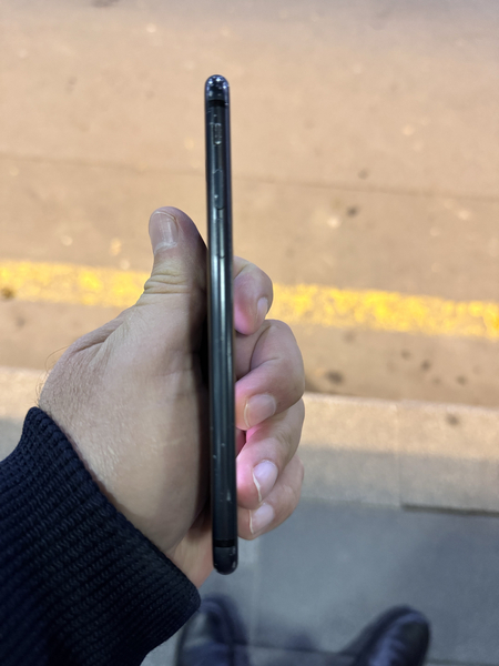 Iphone 7 32gb sotiladi. Yahshi holatda