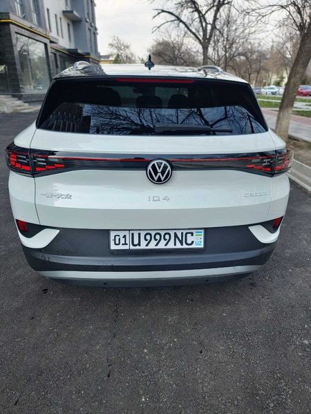 Volkswagen ID4 CROZZ PRO sotiladi пробег 14 тыс км
