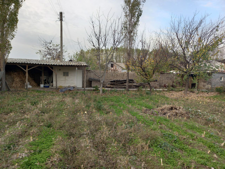 Hovli Srochni sotiladi