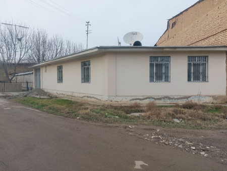 7,5сотих участка  бор.  5хона ва алоҳида 5 хонага фундамент қуйилган.