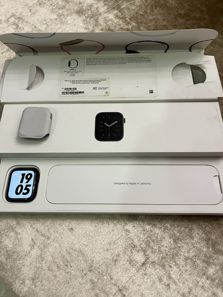 Iwatch 6 / 44 black Apple watch