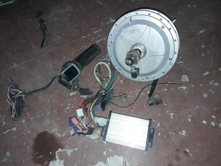 Elektro skutrga motor kantrolleri gazi bilan