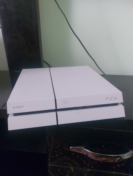 PlayStation 4 slim чесотки ** почти новый