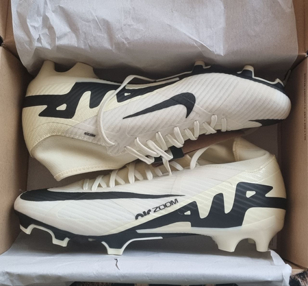 Krasofka football uchun gazonda oynash uchun