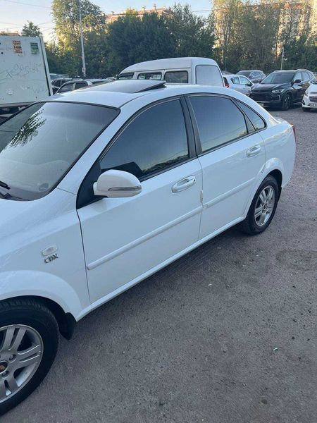 LACETTI 1.6 (ранги ок, 3-пазиция,автомат) сотилади