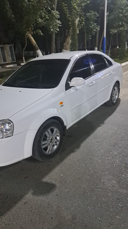 Lasetti 1.8 200ming yurgan srochna Sotiladi