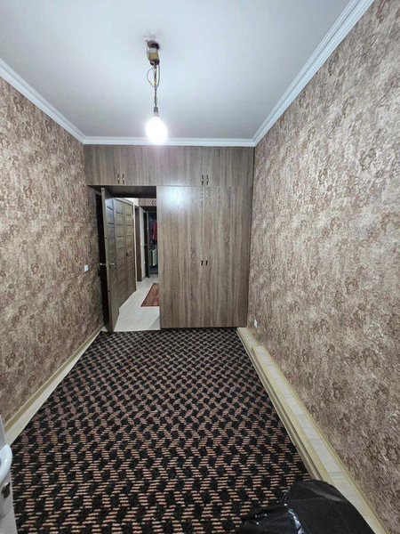 ул. Бабура 3/4/4  , 77 серия    (парк Бабура, рынок Аския )