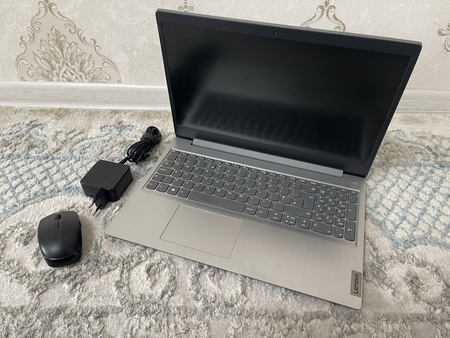 Продам ноутбук Lenovo Ideapad 3 Core i3