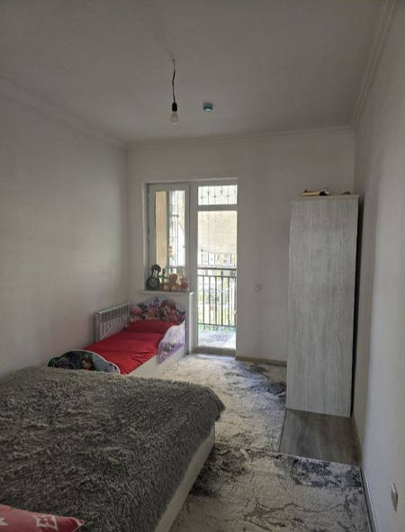 Yengi darxonda 3 xonali yengi kivartira 73 kvadrat sotiladi