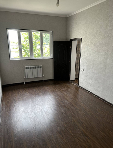Продается 4 соток дом в махалле Сабзавот, 1,5 км от битонки