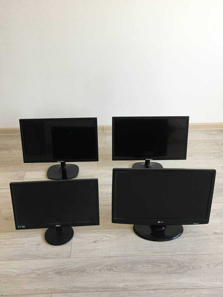 Monitorlar sotiladi