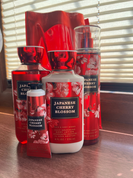 Bath&body works подарочный набор гель для тела лосьон, спрей и крем