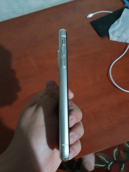 iPhone 11 iDeal Sastayana