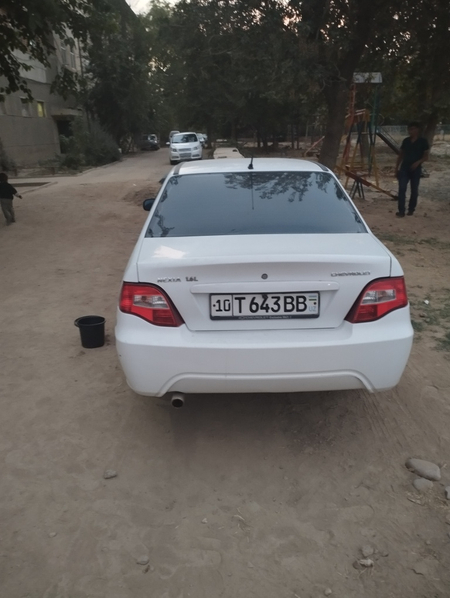 Neksiya 2 sotiladi 1.6 luks konditsioner